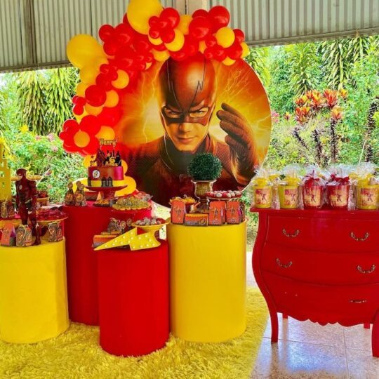 Decoração do Flash para aniversário: 15 ideias adoráveis