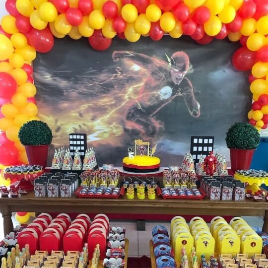 Decoração do Flash para aniversário: 15 ideias adoráveis